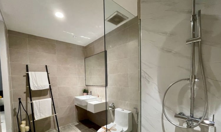 7 Inspirasi Desain Atap Kamar Mandi yang Cantik dan Menawan, Pilih Mana ...